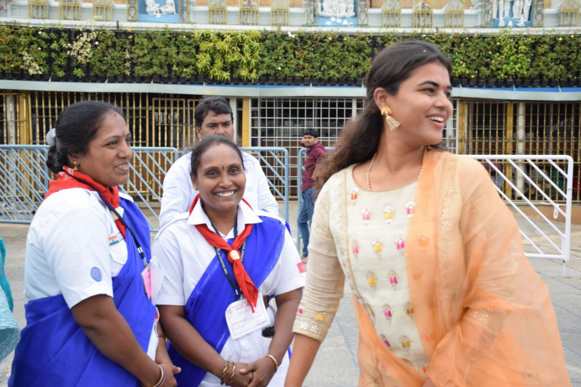 Bhuma Mounika Reddy offers prayers at Tirumala temple – Tirumala Updates