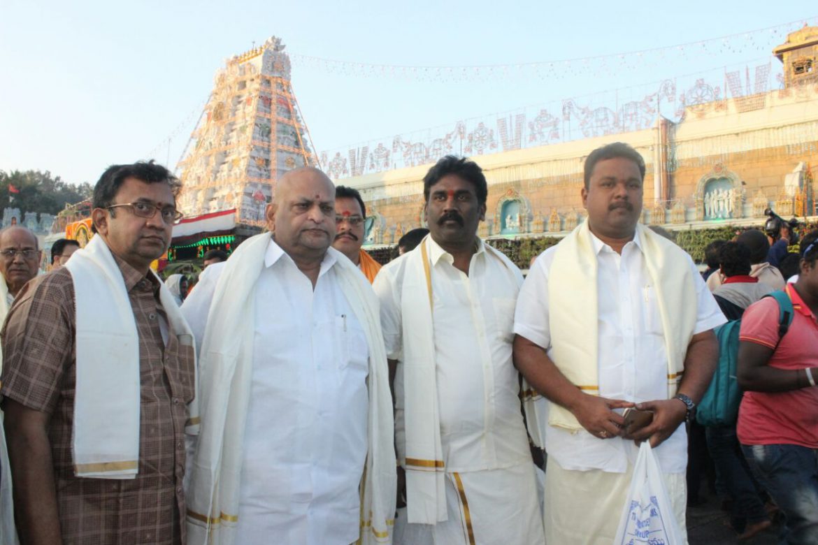 VIPs and Political leaders visit Tirumala on Eve of Vaikunta Ekadasi ...