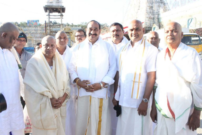 Ex Minister Ramreddy Damodar Reddy prays at Tirumala – Tirumala Updates