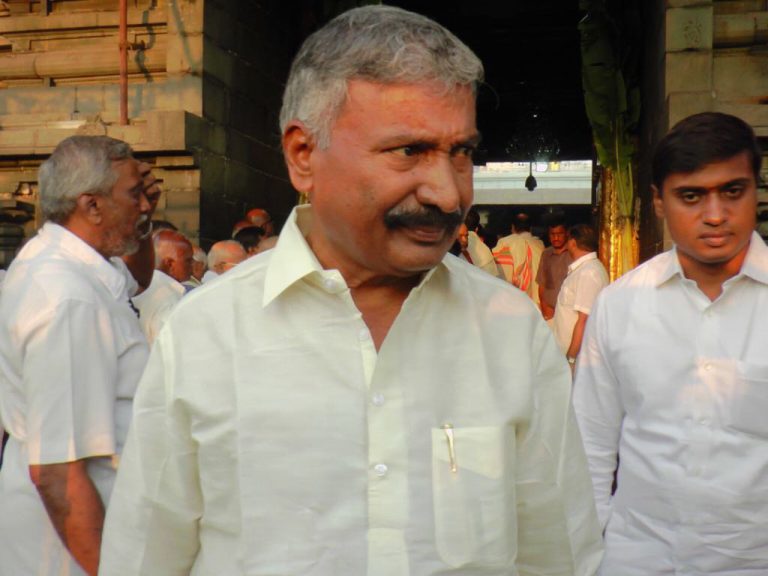 YCP MP Mithun Reddy prays at Tirumala – Tirumala Updates
